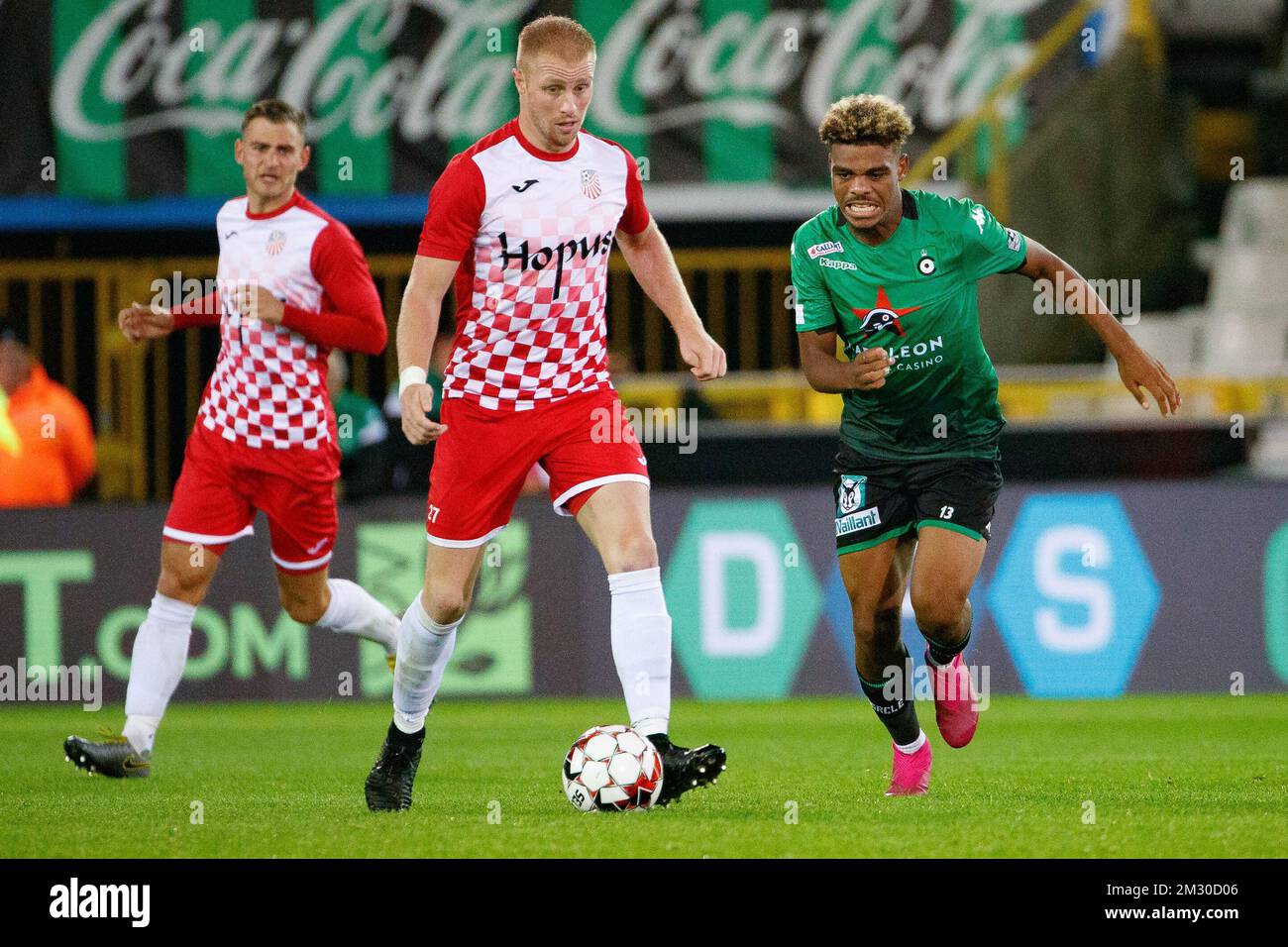 Constant fight hi-res stock photography and images - Alamy