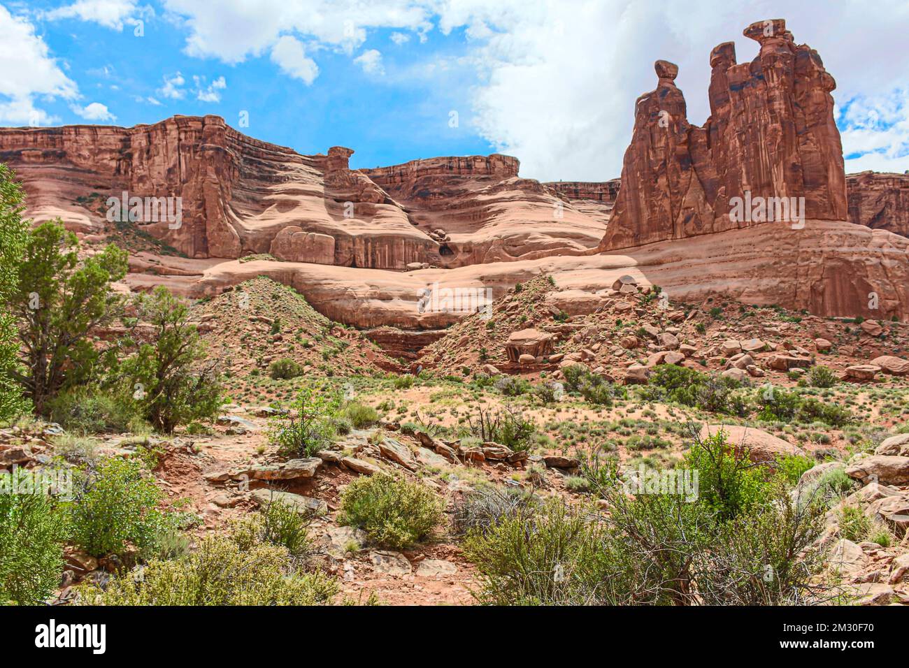 The Three Gossips rock structures on the Park Avenue Trail in ...