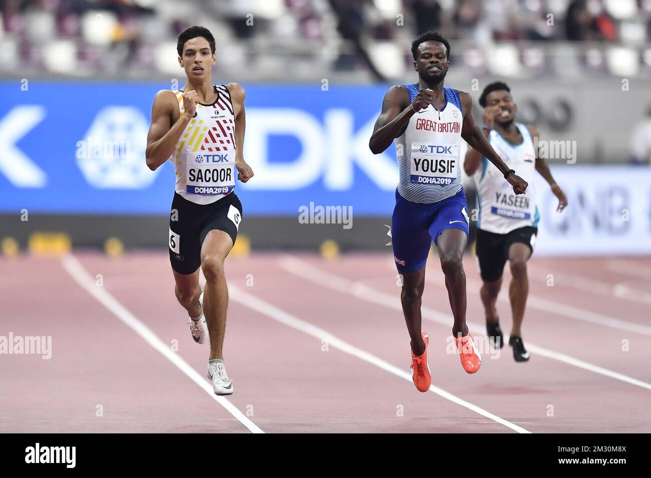 Winner 400 meters hi-res stock photography and images - Alamy