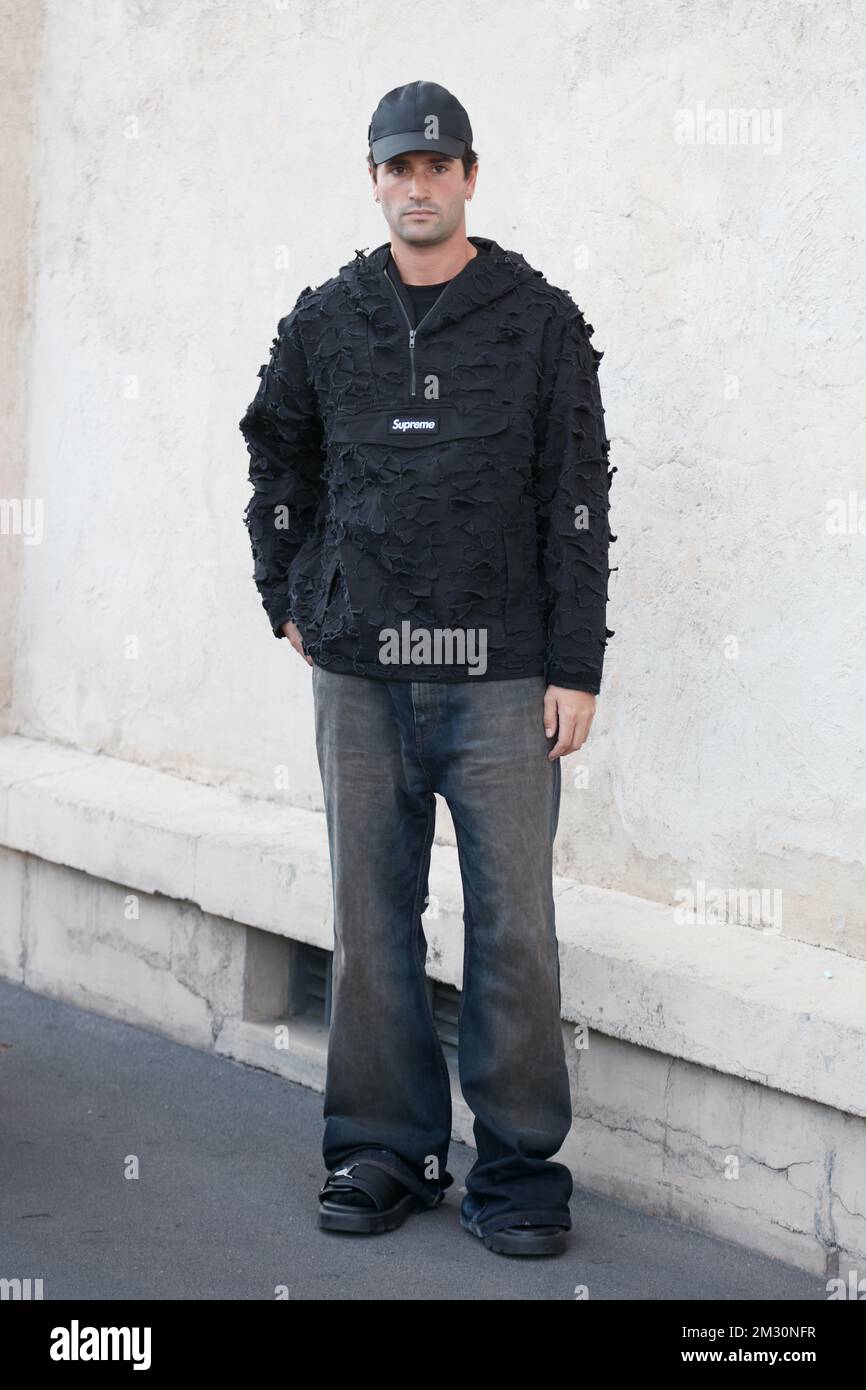 MILAN, ITALY - SEPTEMBER 22, 2022: Man with black Supreme sweatshirt ...