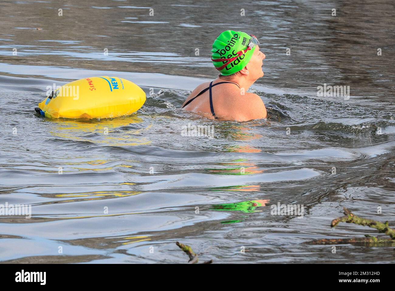 London, UK, 14th Dec 2022. Swimmer Simone is a seasoned winter swimmer ...