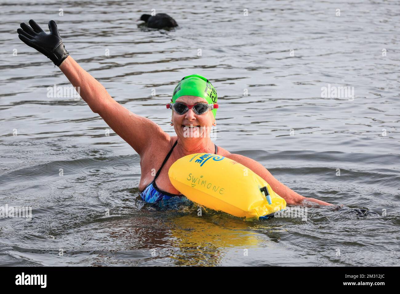 London, UK, 14th Dec 2022. Swimmer Simone is a seasoned winter swimmer ...