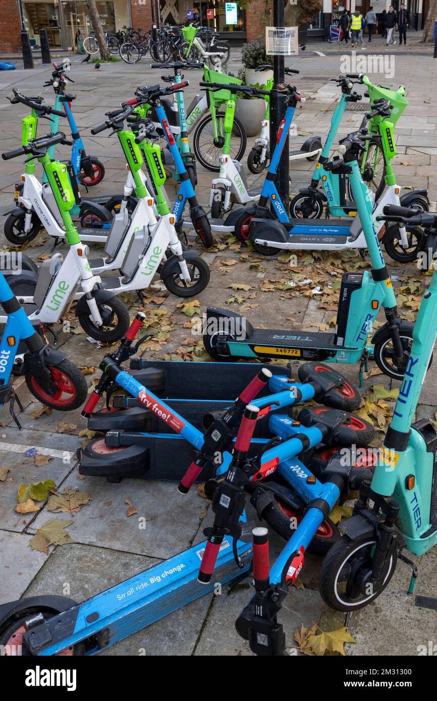 Dott electric scooter rental hi-res stock photography and images - Alamy