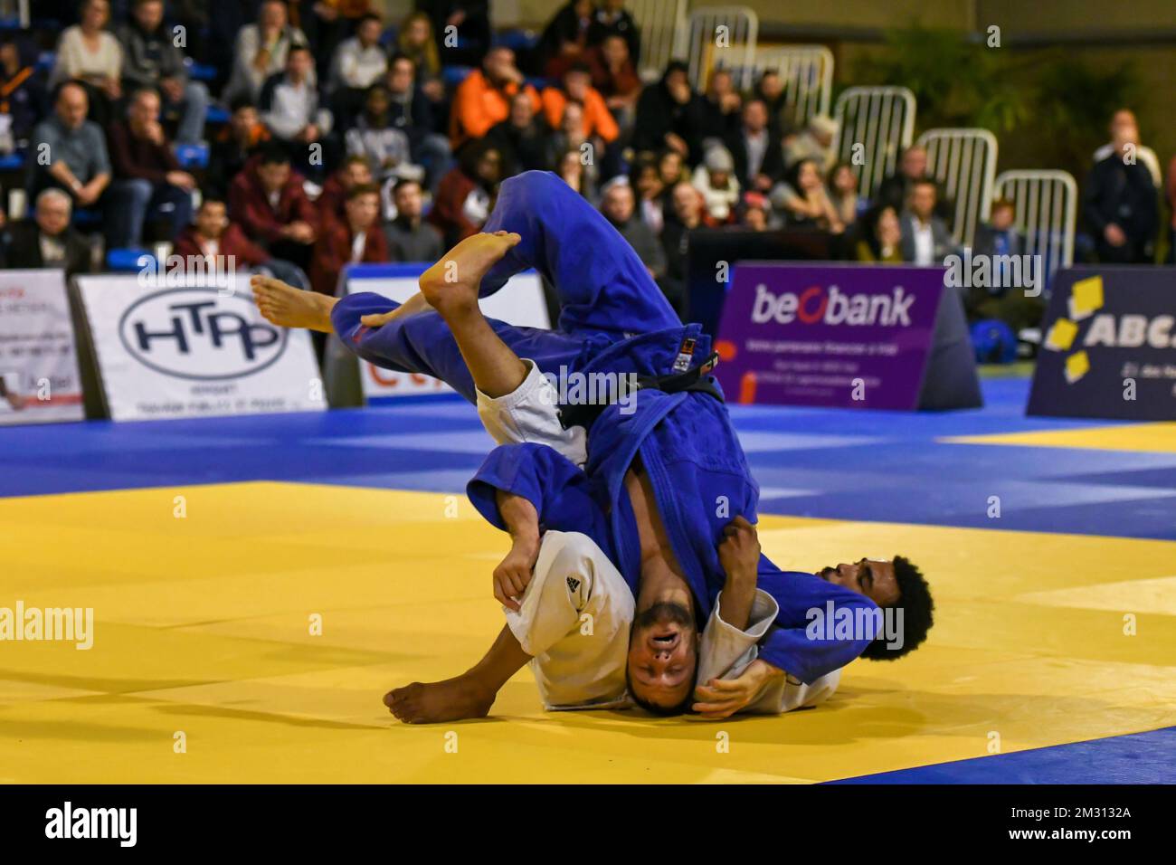 BOUBA DAIKII, FRA (white) the winner of the final and Wyns Senne, BEL ...