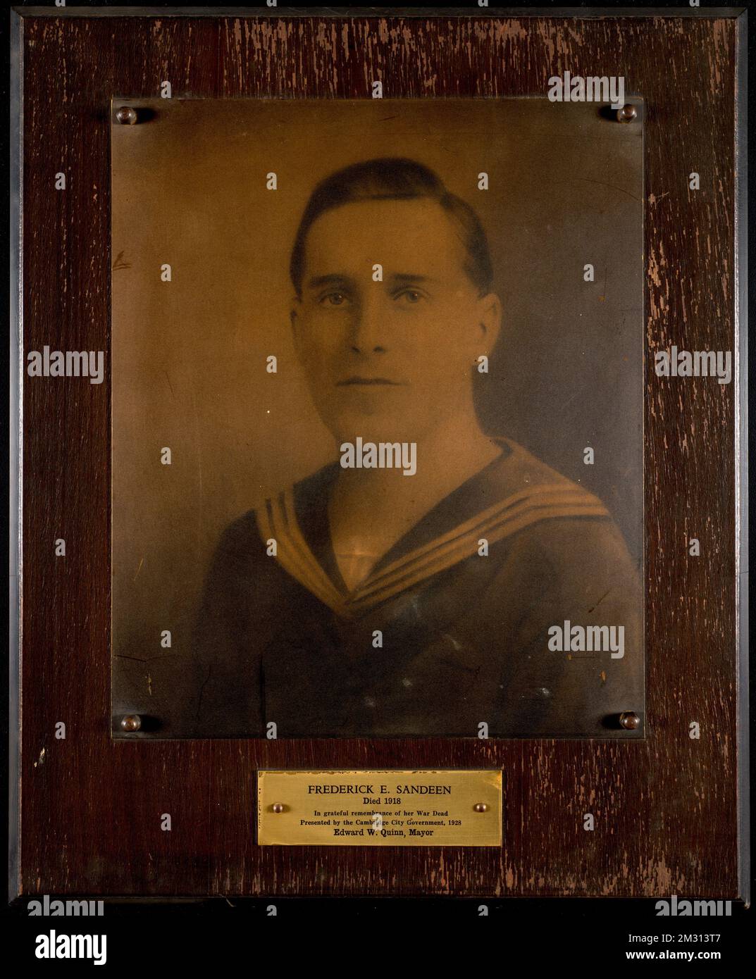 Sandeen hi-res stock photography and images - Alamy