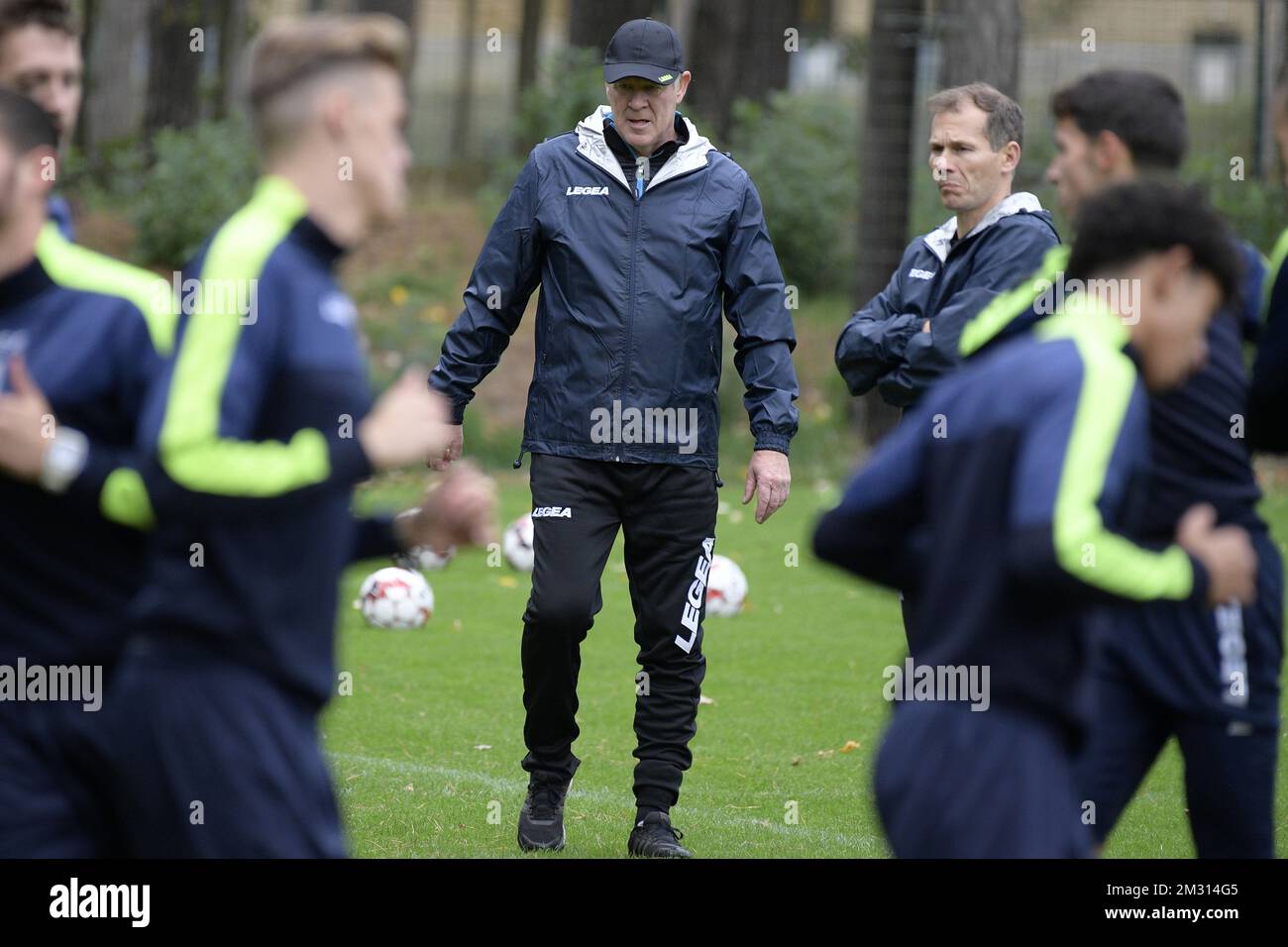 Lommel's head coach Peter Maes and Lommel's assistant coach Tom ...