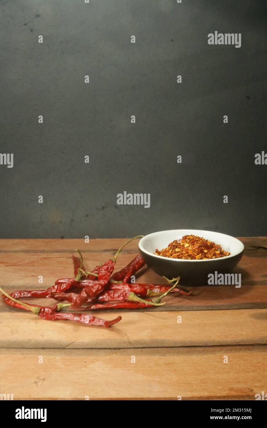 Dry Chilies and chili flake Stock Photo - Alamy