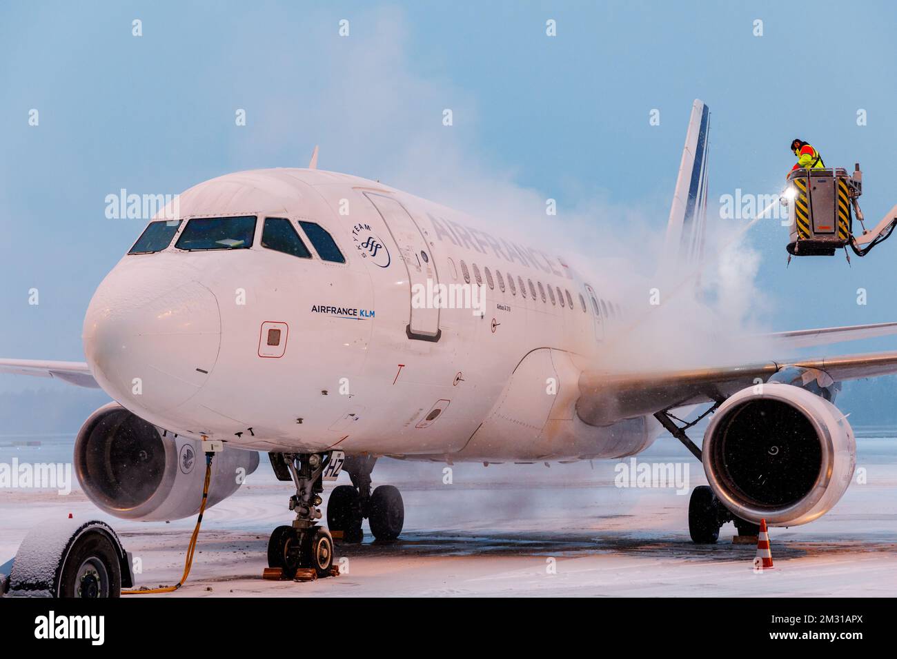 Air france a350 hi-res stock photography and images - Alamy