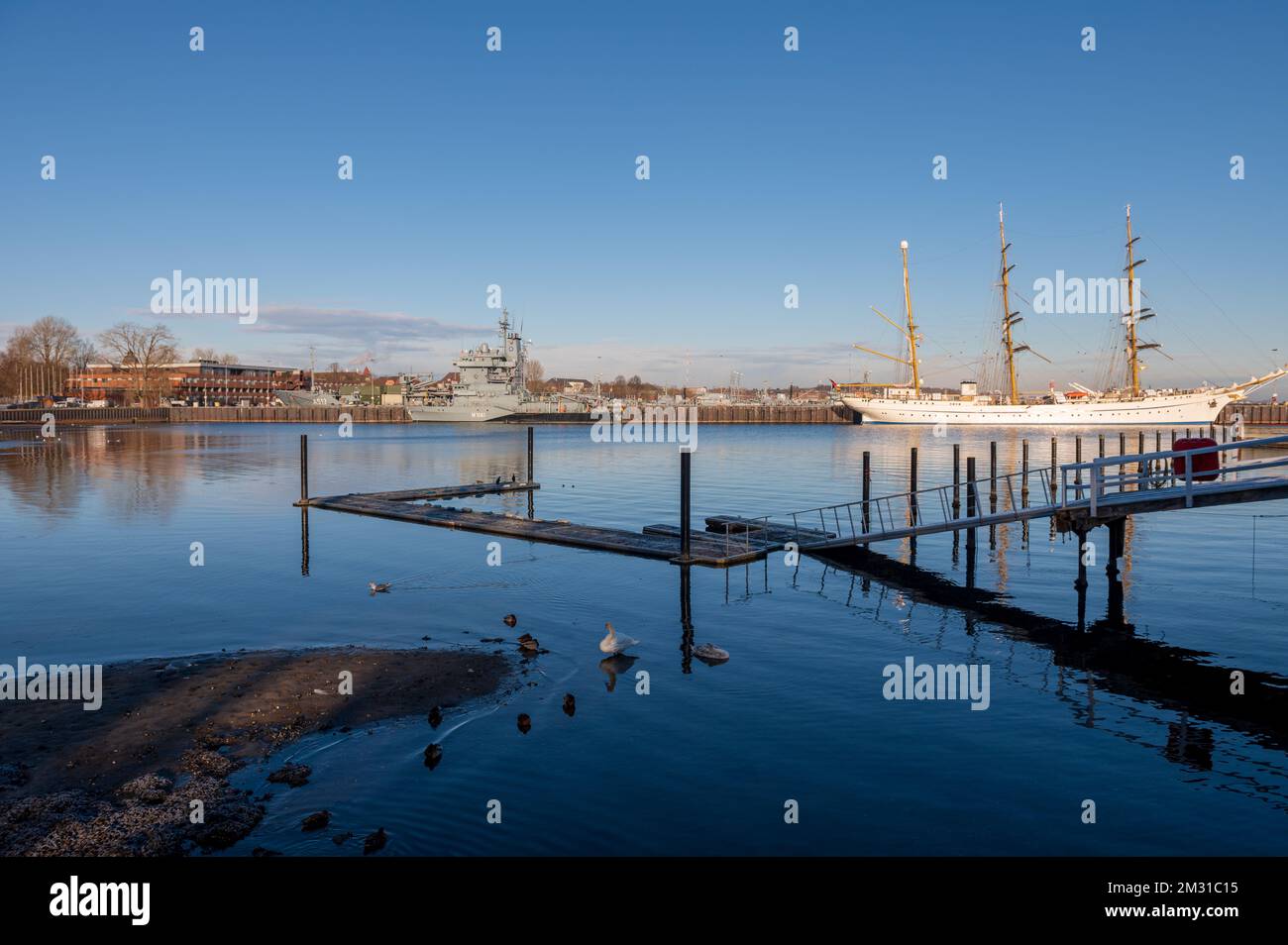 Das Segelschulschiff Gorch Fock der Deutschen Marine im Winter an ...