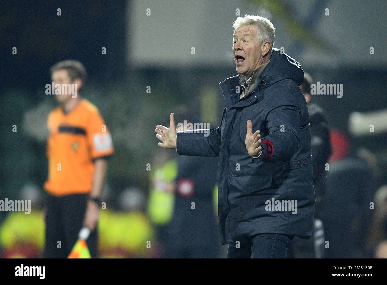 Lommel's head coach Peter Maes pictured during a soccer game between ...
