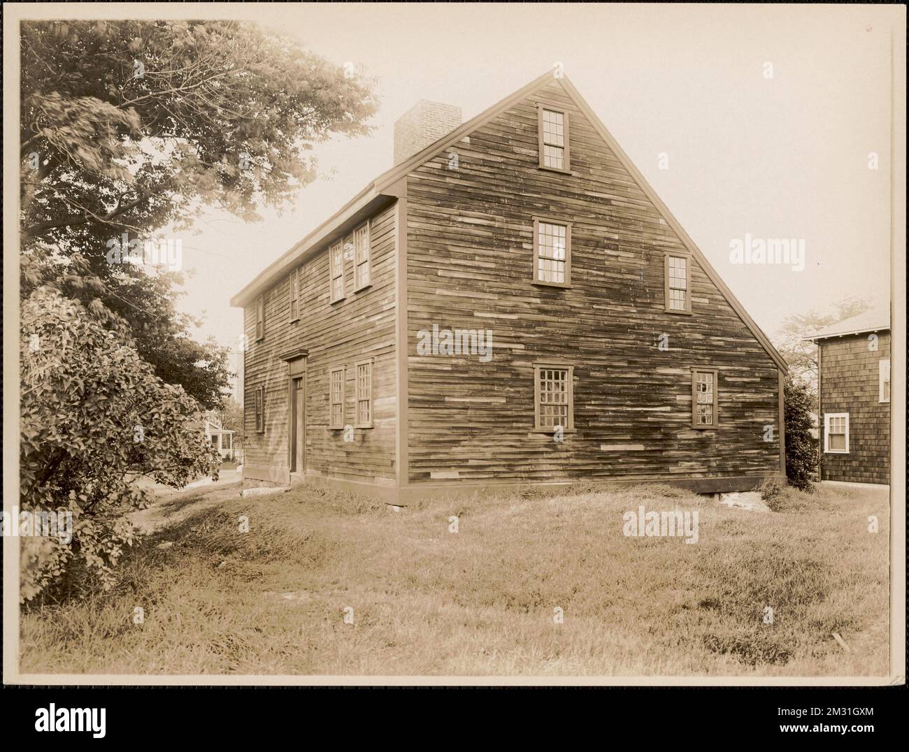 Front of the Parker Tavern at Washington Street and Fulton Street ...