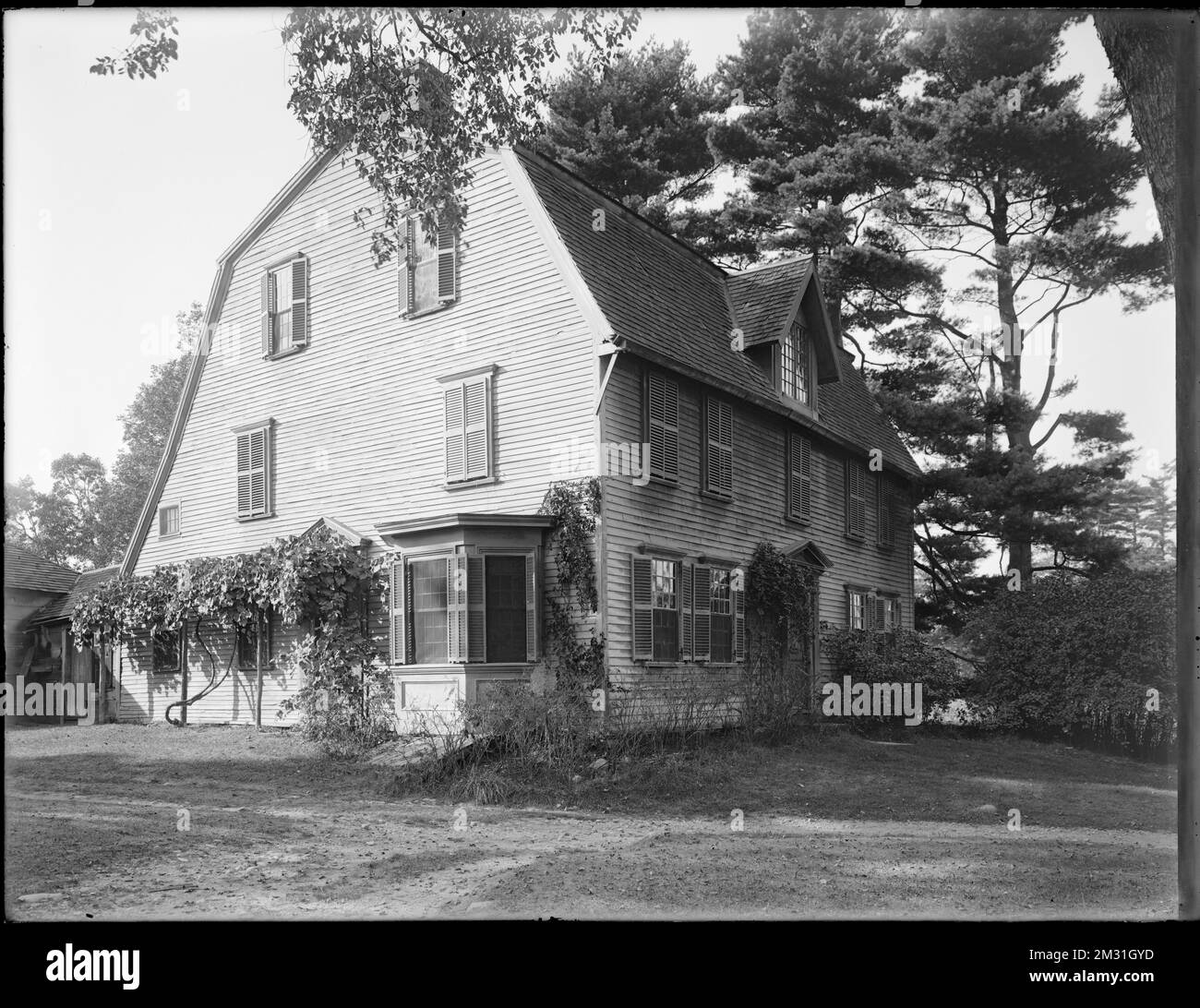 Front side of Old Manse, Concord, Mass. , Dwellings, Historic buildings ...