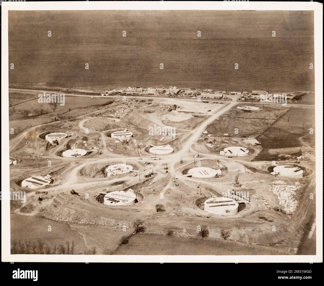 Fuel Oil Tank Area south of Melville, RI , Fuel tanks. Photographs of ...