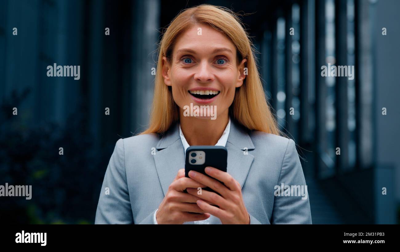 Notification reaction hi-res stock photography and images - Alamy