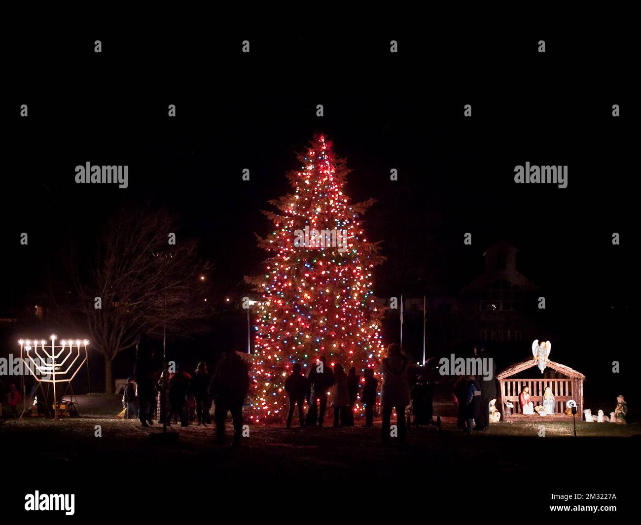Menorah and christmas tree hi-res stock photography and images - Alamy