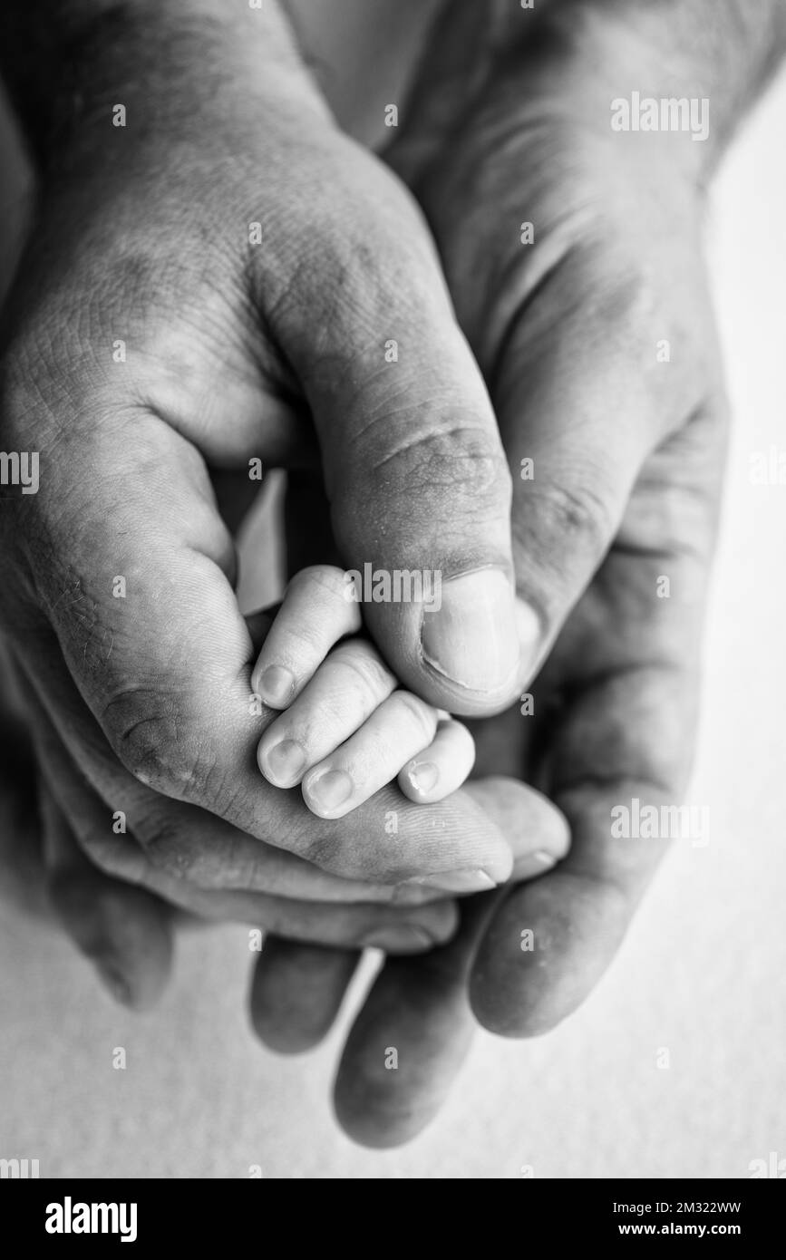 Father daughter sleeping together in hi-res stock photography and images - Alamy