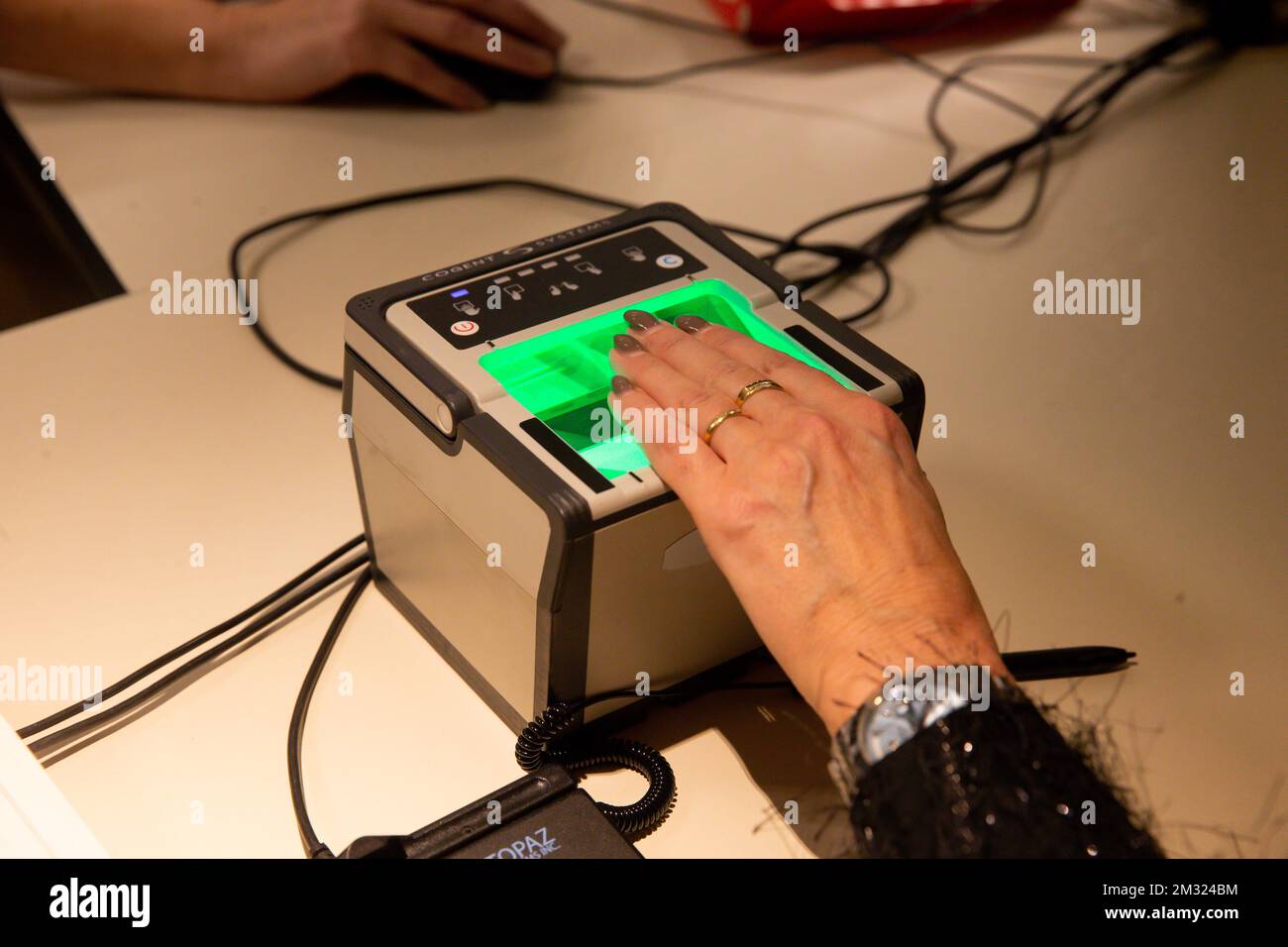 Identiteitskaart hi-res stock photography and images - Alamy