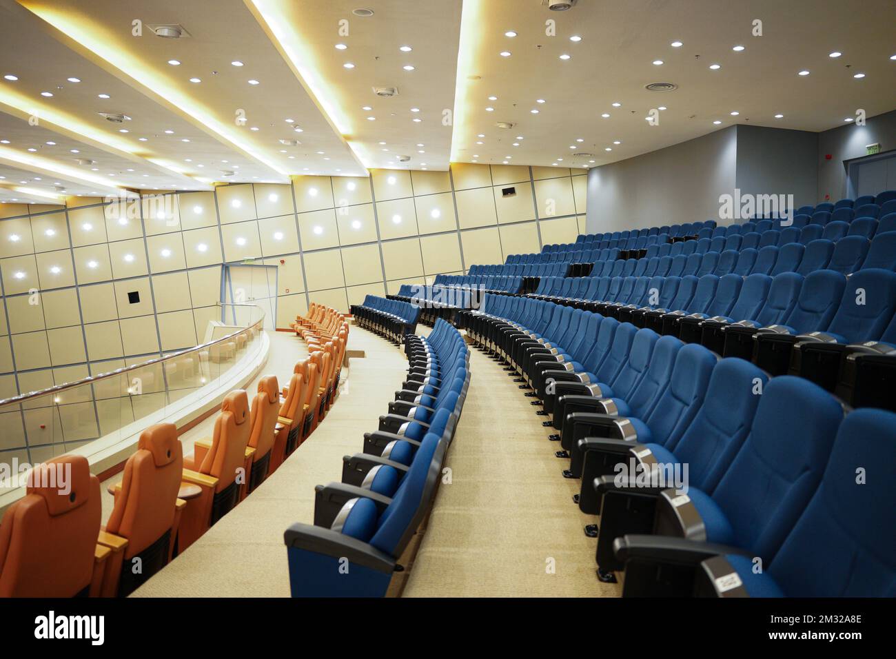 Huge and luxurious University auditorium chairs. Blue theatre chairs ...