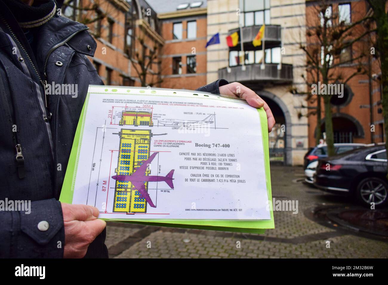 Picture regarding the Belga article "L'entrepot a sec requis par la ...