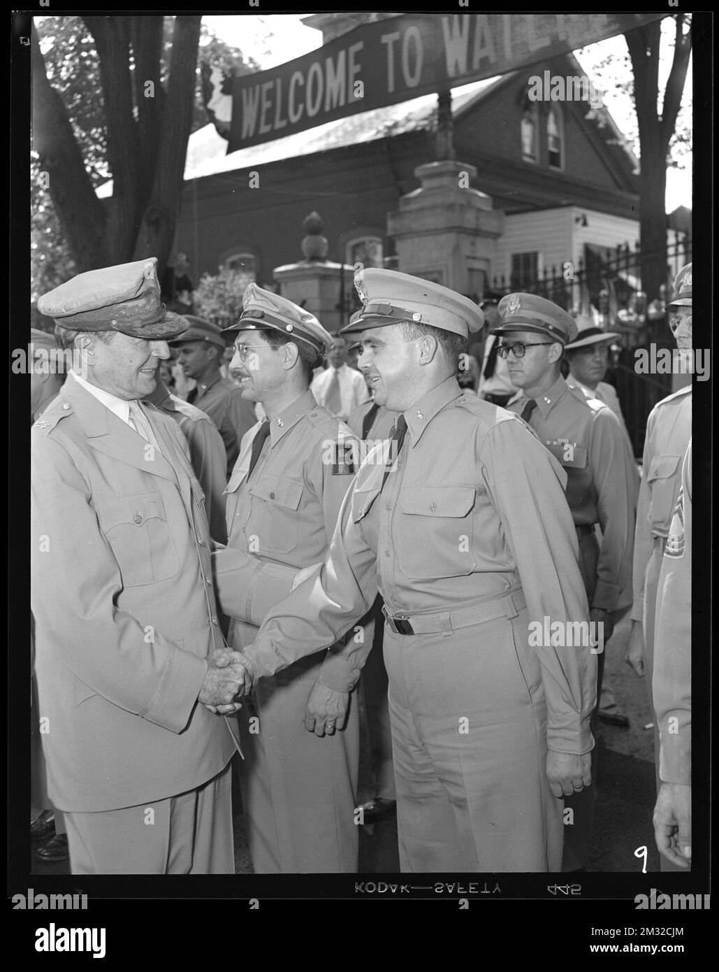 Gen. MacArthur , Armories, Military parades & ceremonies, MacArthur ...
