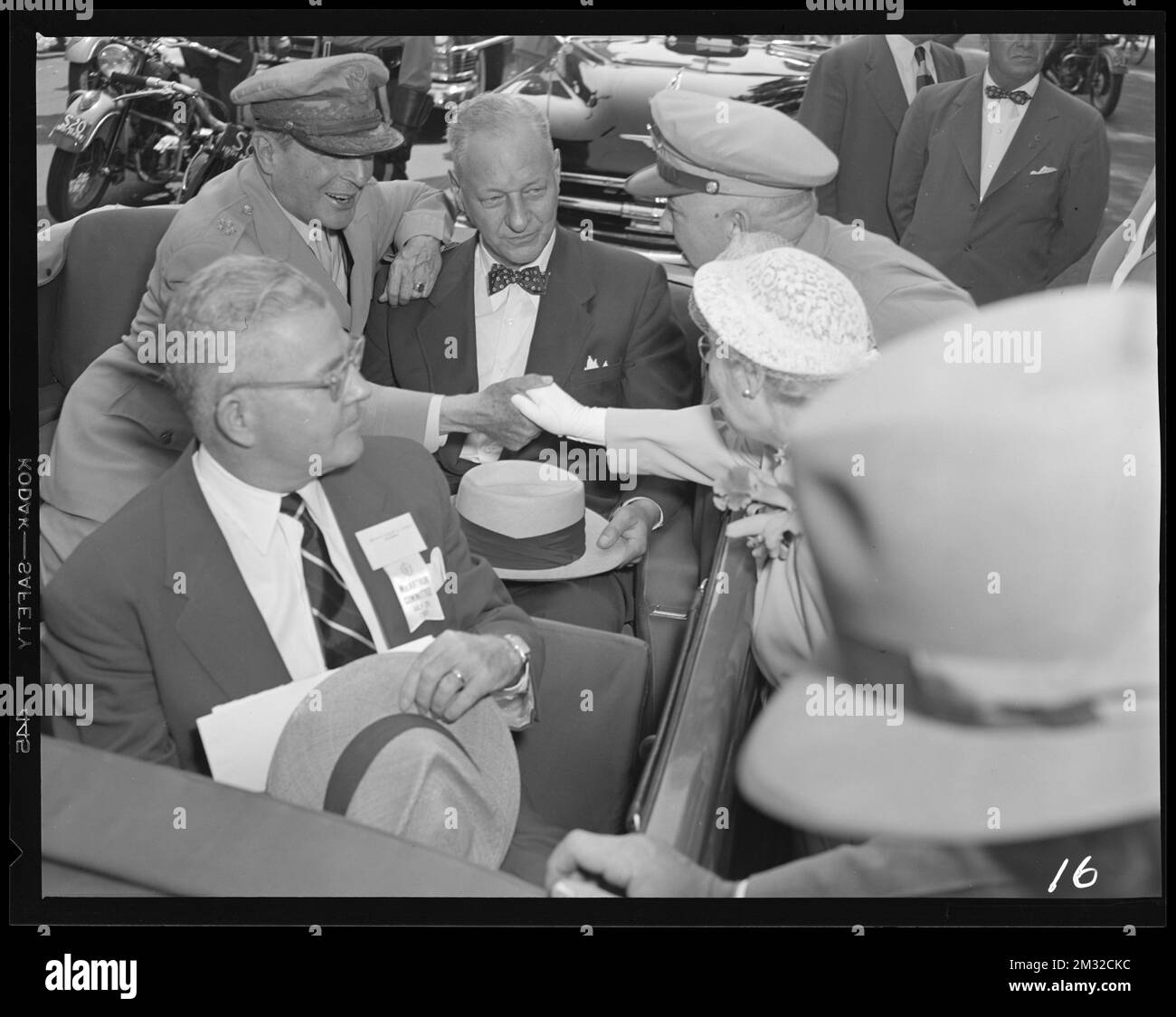 Gen. MacArthur, 1951 , Armories, Military parades & ceremonies ...