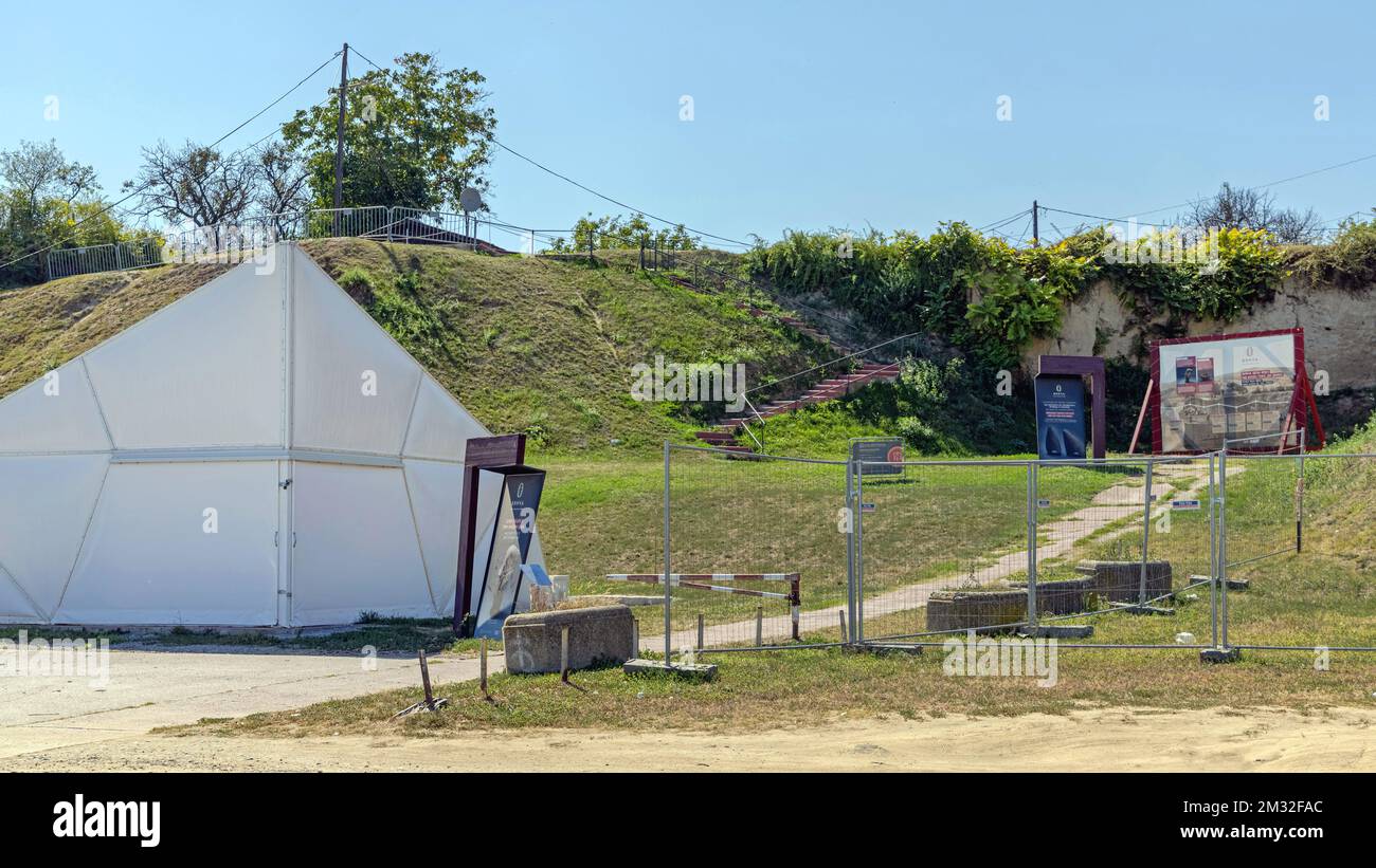 Vinca culture hi-res stock photography and images - Alamy