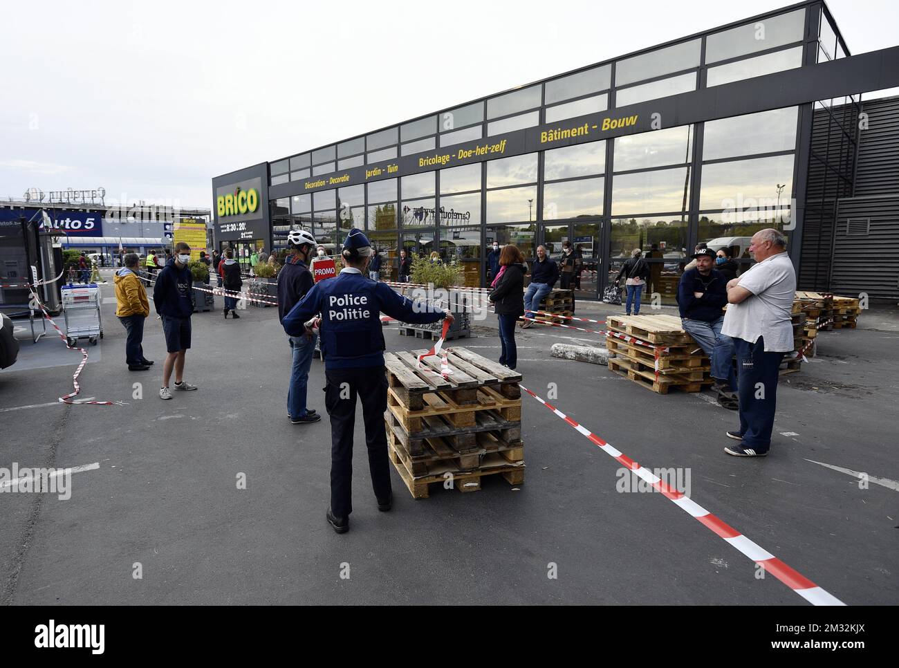 Police hardware hi-res stock photography and images - Alamy