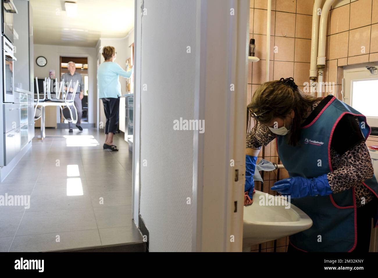 Poetsvrouw hi-res stock photography and images - Alamy