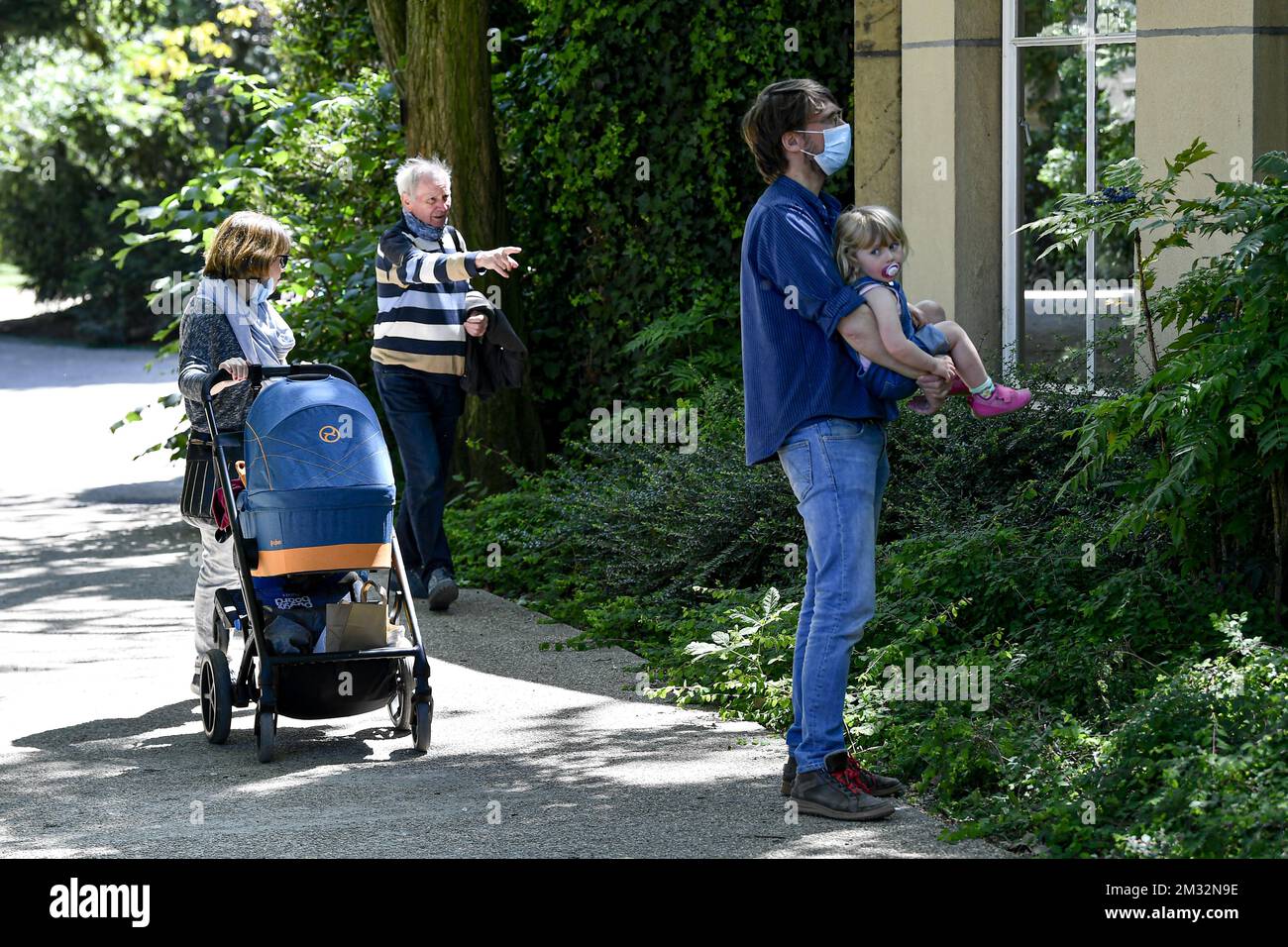 Covid confinement animals hi-res stock photography and images - Alamy