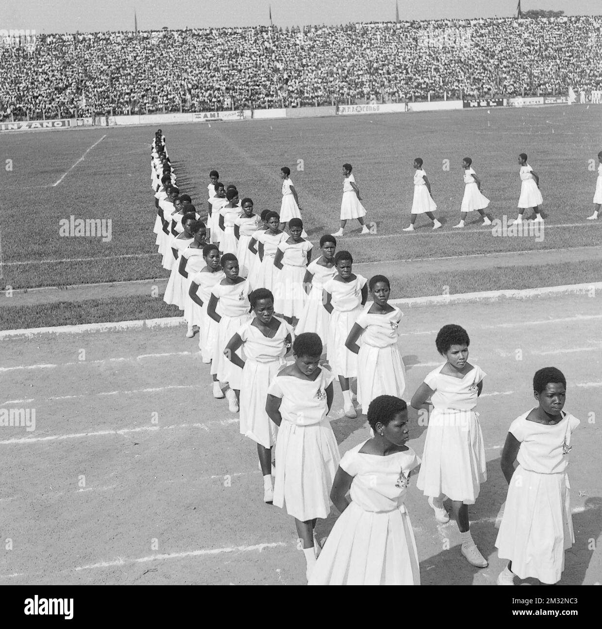 19600701 - LEOPOLDVILLE, CONGO: Congolese performers during a ...