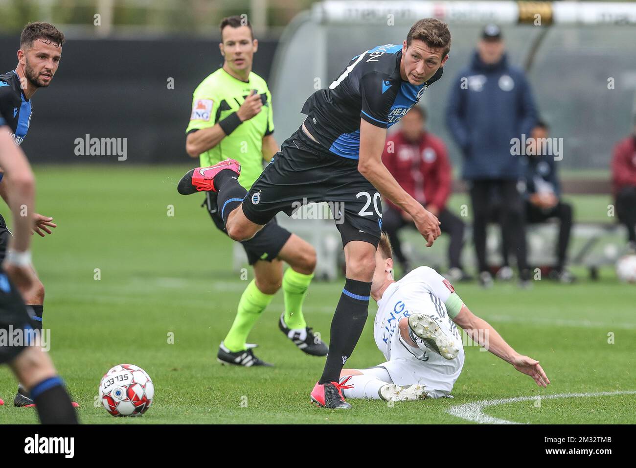 Club's Hans Vanaken and OHL's Mathieu Maertens fight for the ball ...