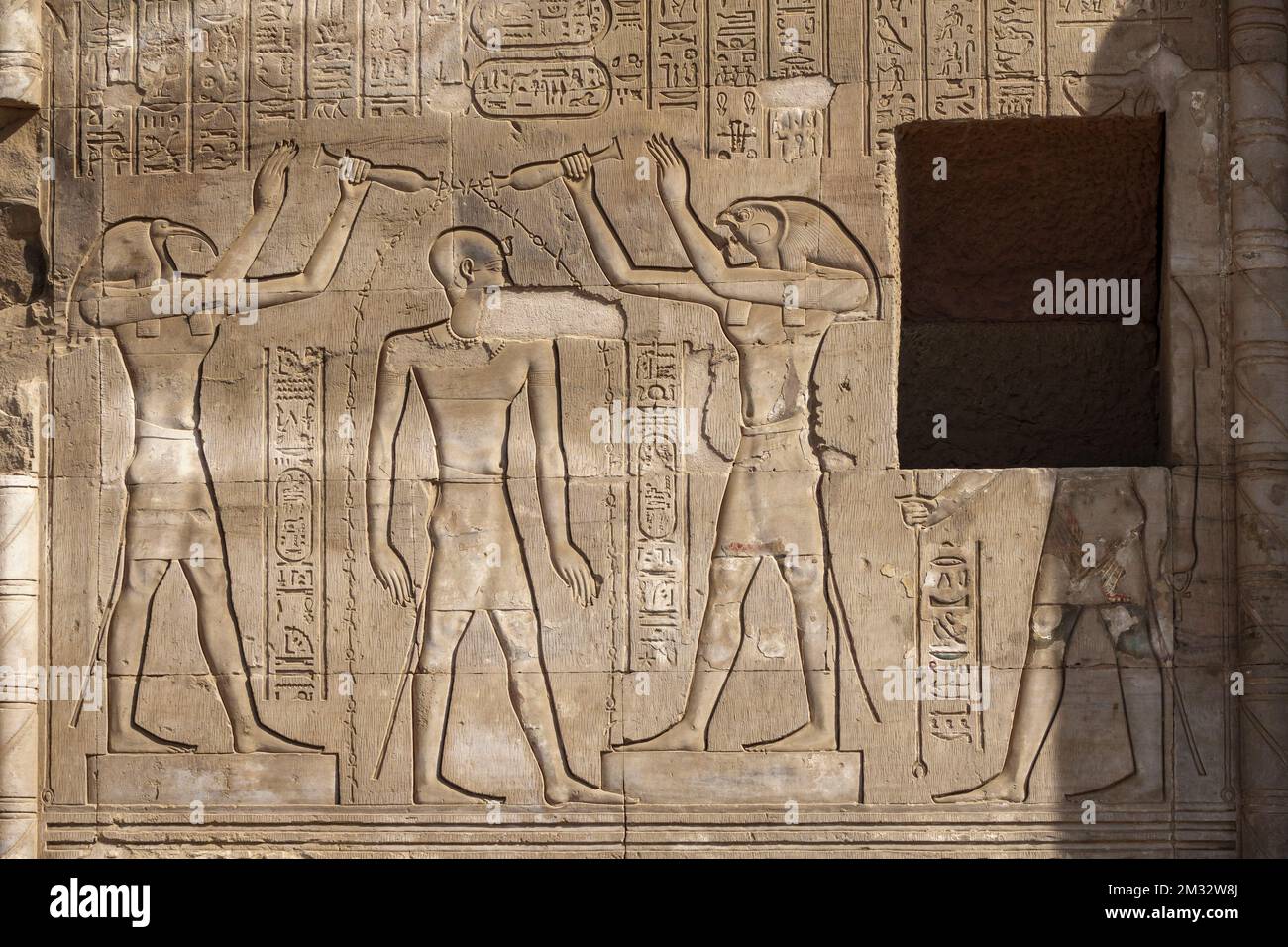 Ibis headed thoth egypt hi-res stock photography and images - Alamy