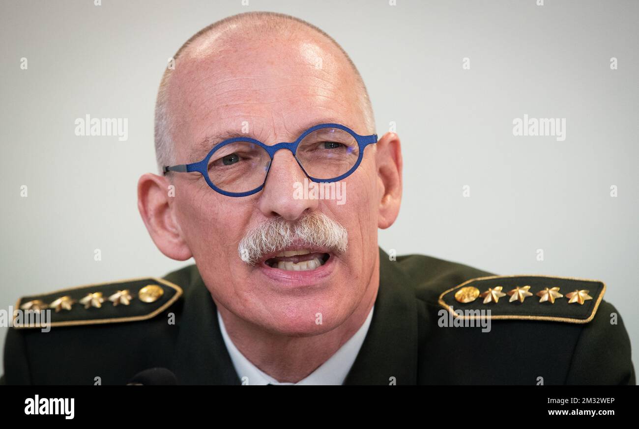 Outgoing chief hi-res stock photography and images - Alamy