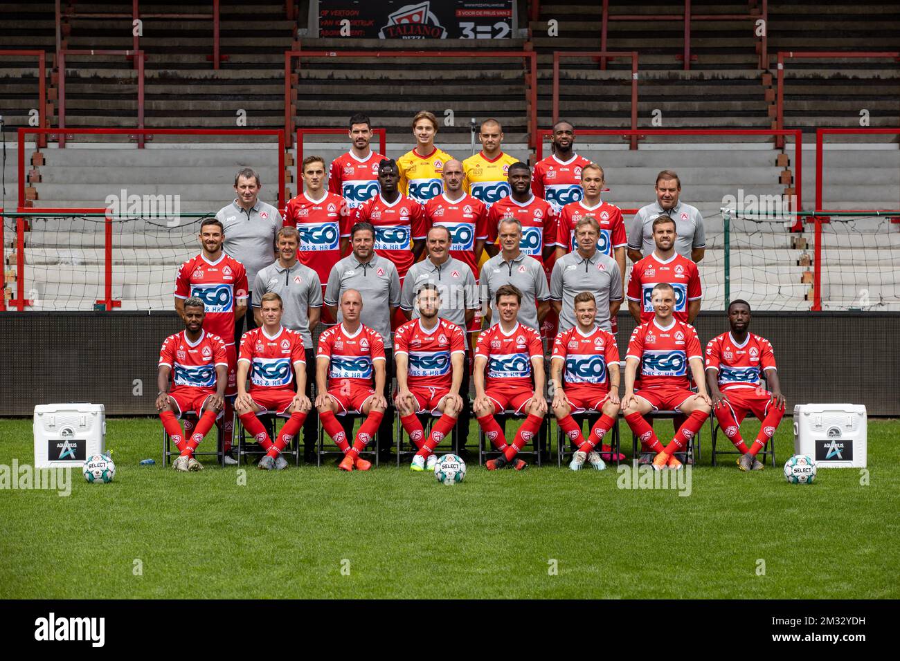 Goalkeeper meert hi-res stock photography and images - Alamy