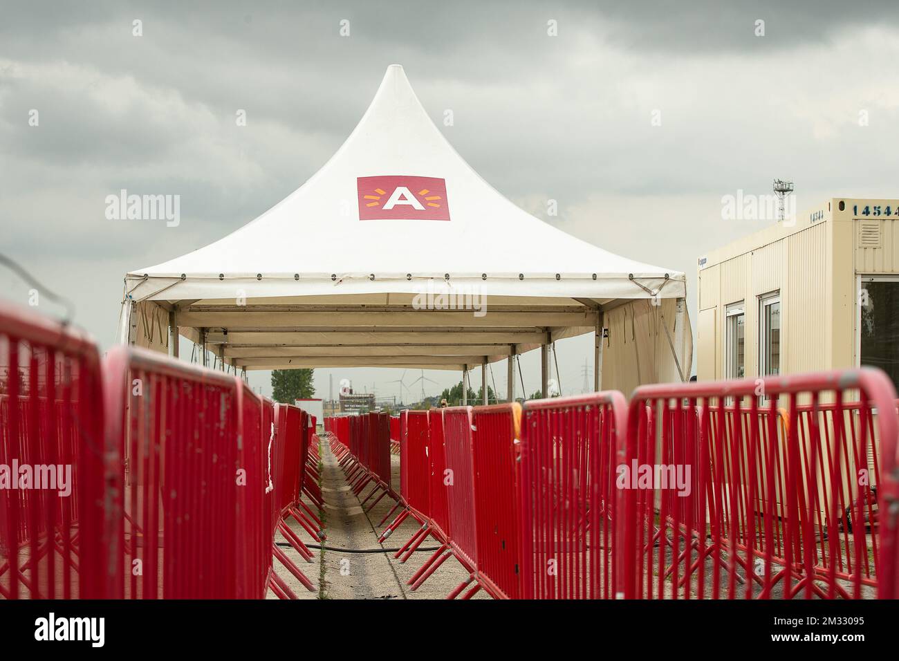 James spoor hi-res stock photography and images - Alamy