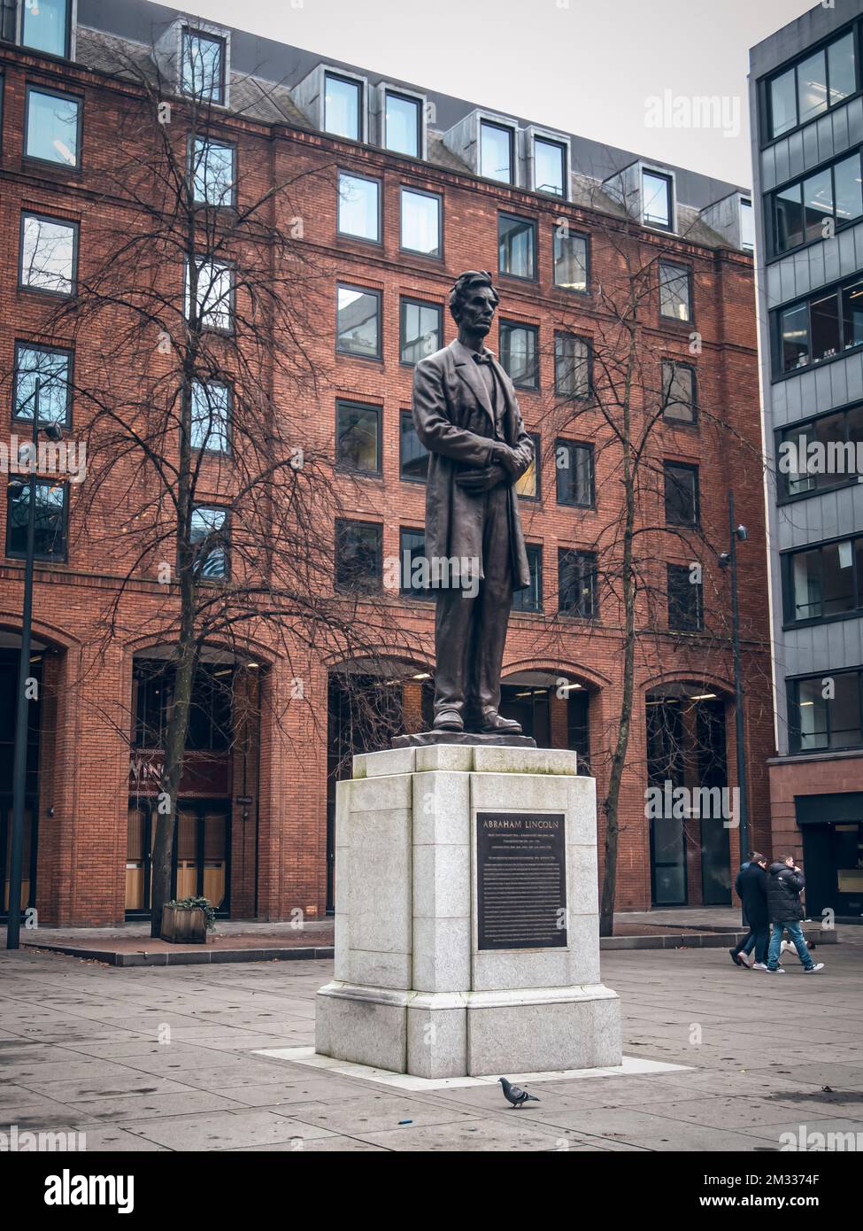 Sculpture of Abraham Lincoln in Manchester Stock Photo - Alamy