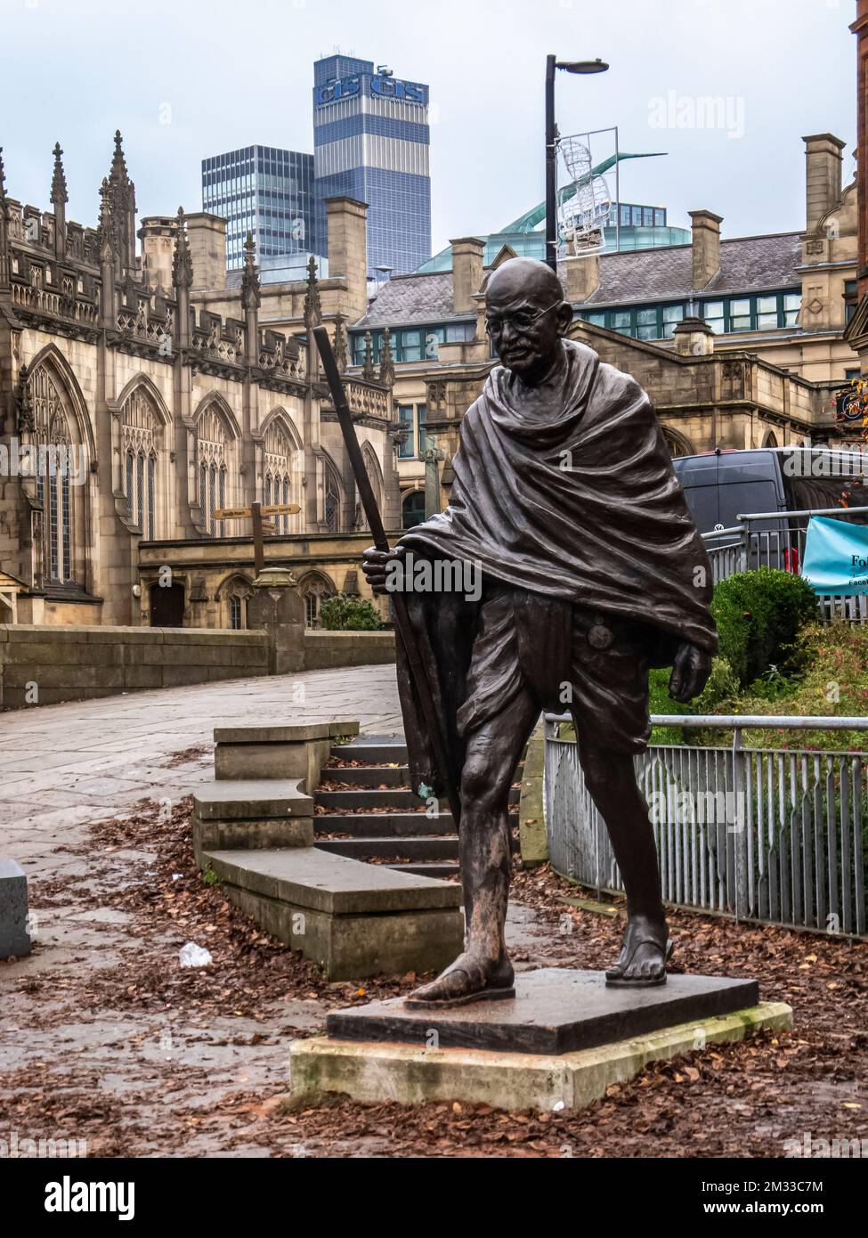 Sculpture sport city manchester hi-res stock photography and images - Alamy