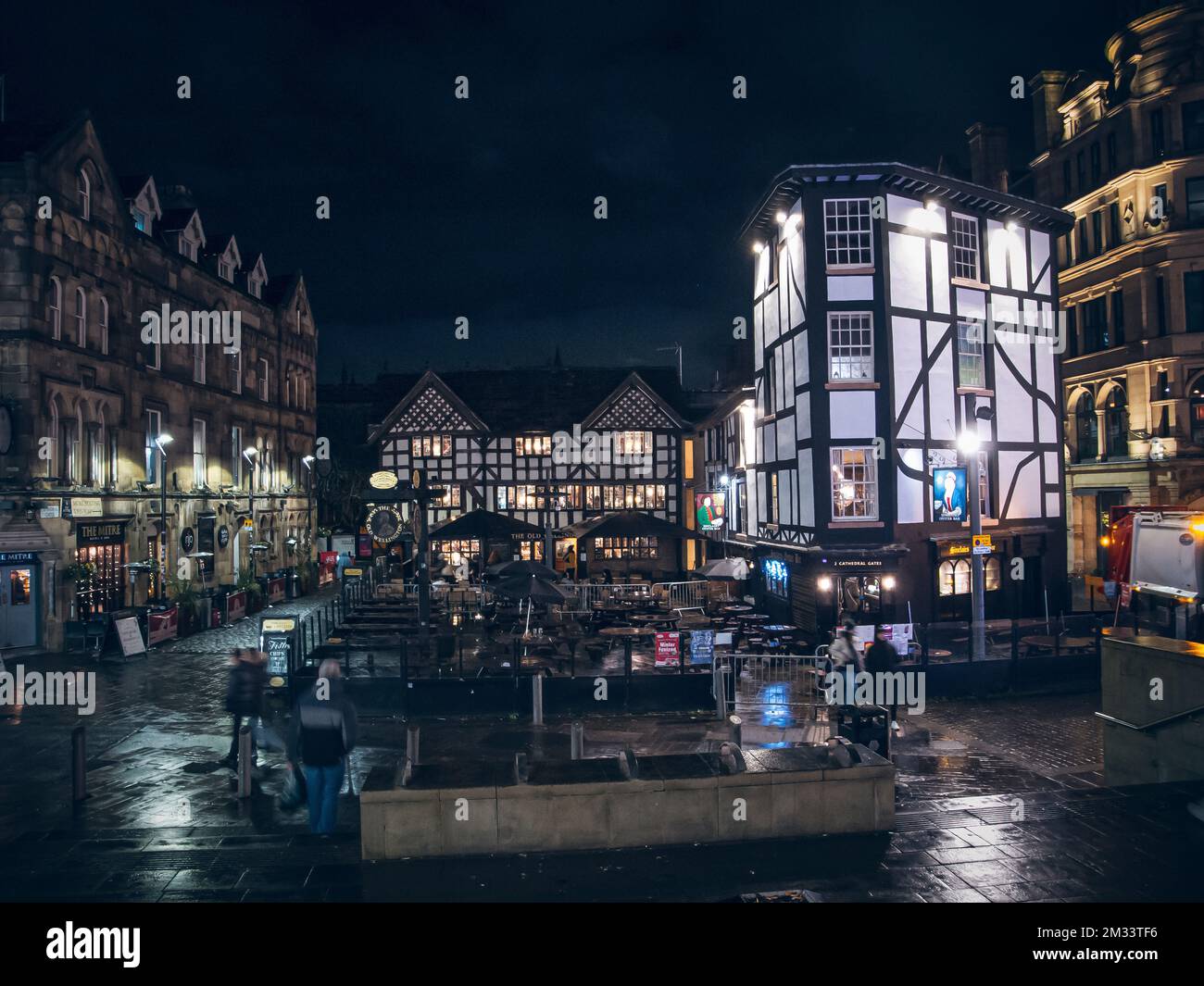 Old wellington inn pub image hi-res stock photography and images - Alamy