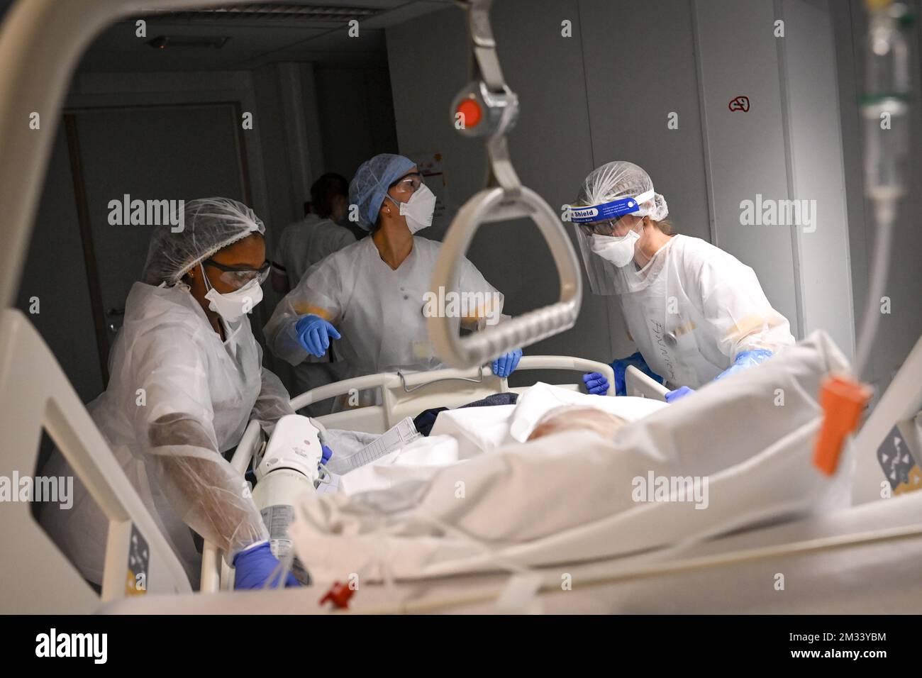 Illustration shows nurses at the COVID-19 RCU unit of the Imelda ...