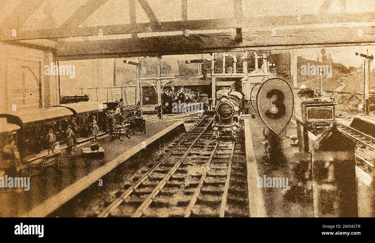 Waterloo trains 1930s hi-res stock photography and images - Alamy