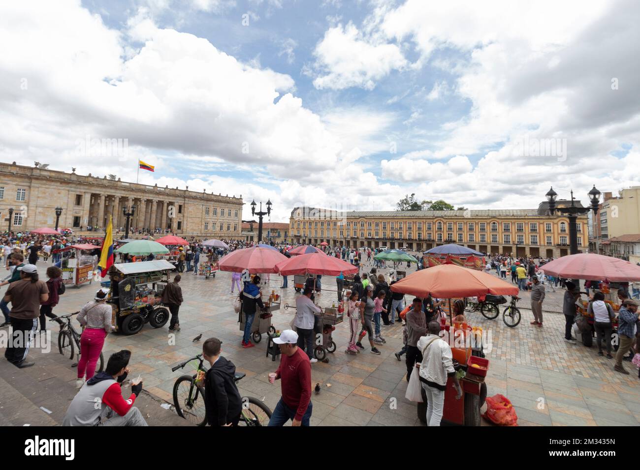 Simon bolivar square hi-res stock photography and images - Alamy
