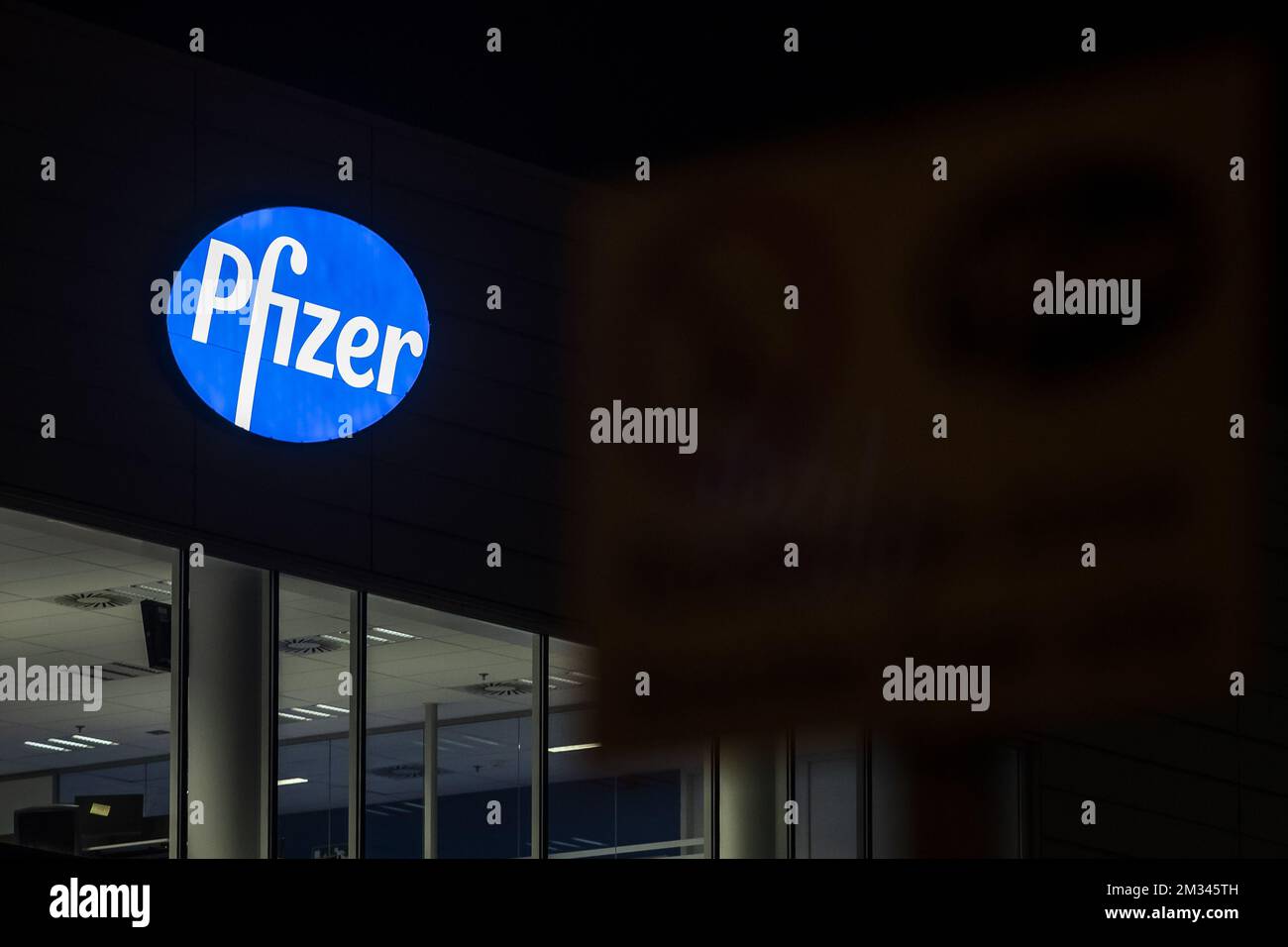 Today monday december 21 hi-res stock photography and images - Alamy