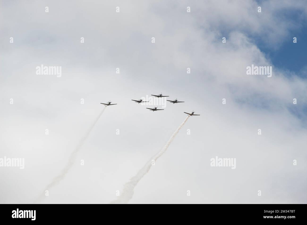 Super Tucano airplanes float flying over crowd during independence day ...