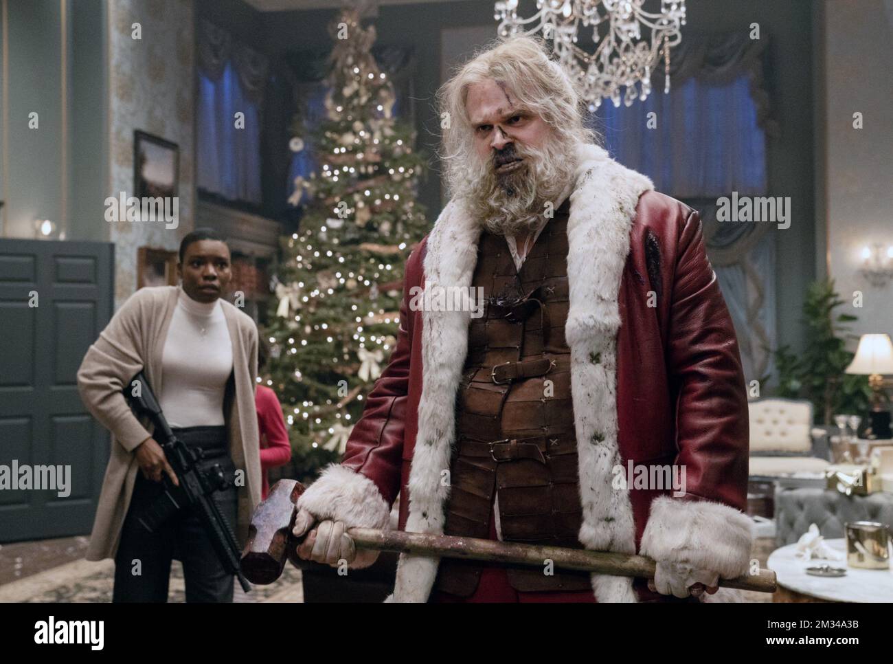 VIOLENT NIGHT, from left: Alexis Louder, David Harbour, 2022. ph: Allen ...