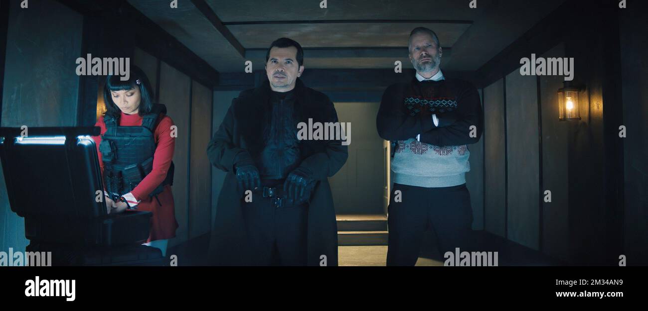 VIOLENT NIGHT, from left: Stephanie Sy, John Leguizamo, Andre Eriksen ...