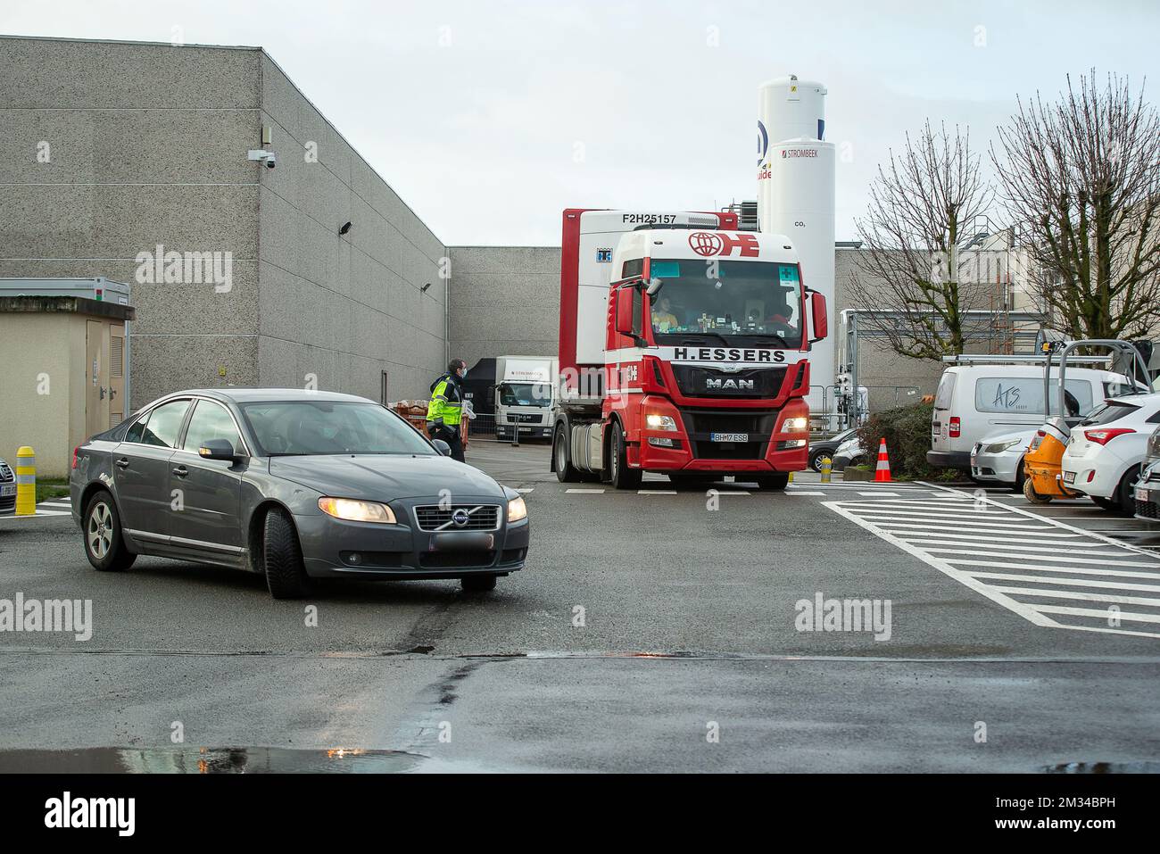 Illustration picture shows an unmarked police car and a H Essers truck ...