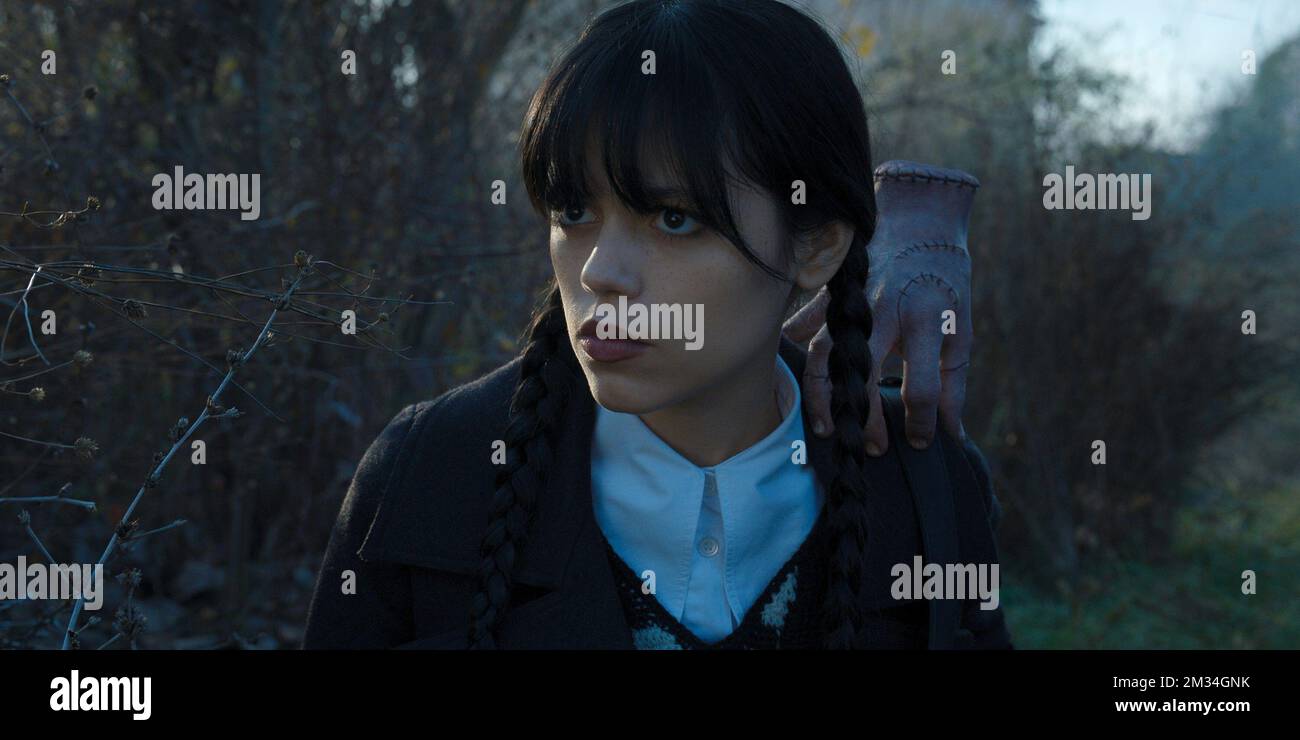 WEDNESDAY, from left: Jenna Ortega, Thing (aka Thing the Hand), 'Quid ...