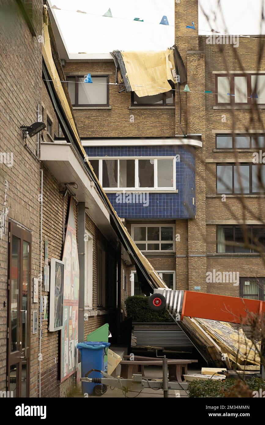 Illustration picture shows emergency services at the Barnum school in ...