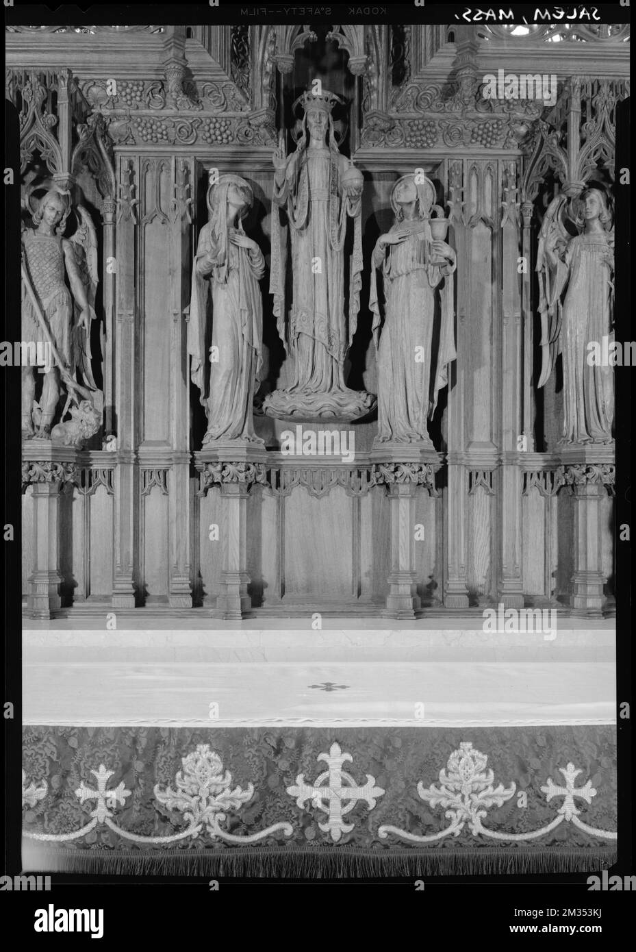 Grace Church detail of reredos, Salem, Mass. , Altars. Samuel ...