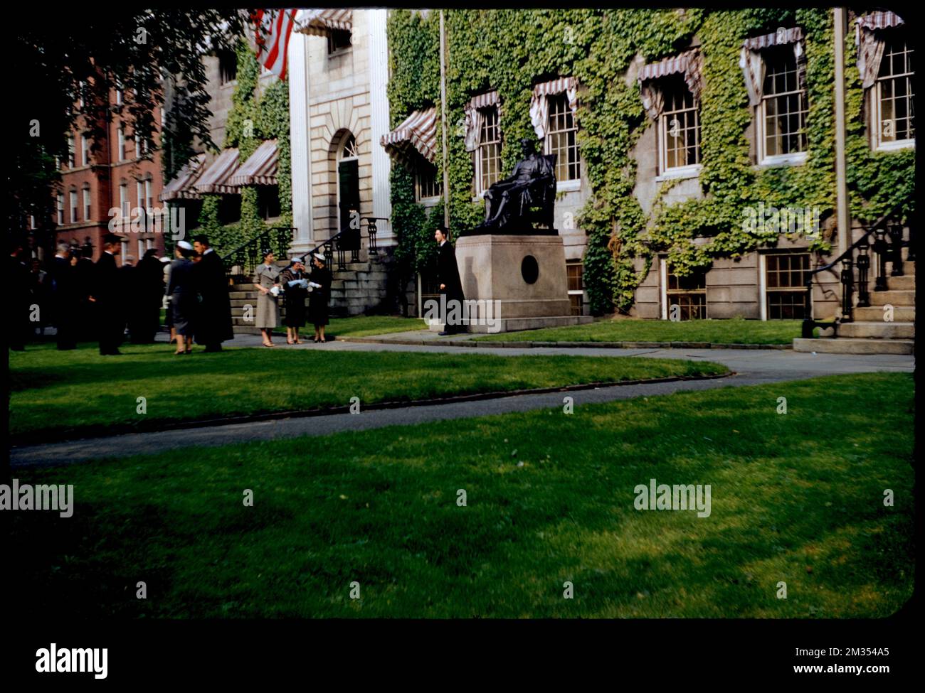 Graduation, Harvard College , Graduation ceremonies, Universities ...